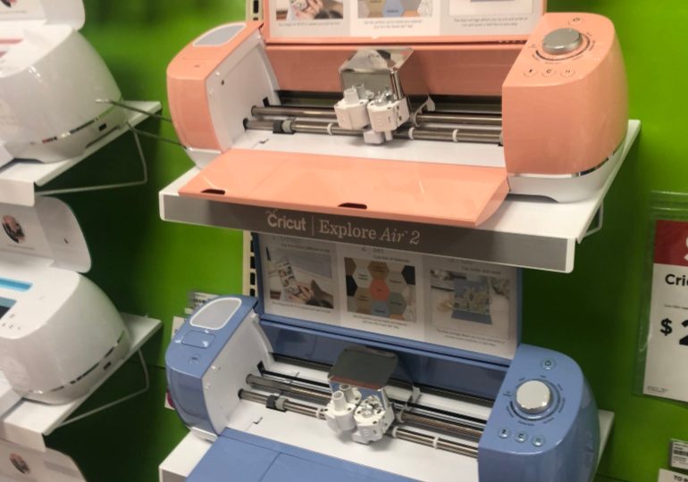 Best Cricut Deals right here! Cricut Vinyl as low as $2.99, & MORE!
